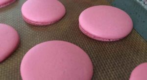 7 Reasons Your Macarons Are Lopsided (+How to Fix) – The Dough Academy